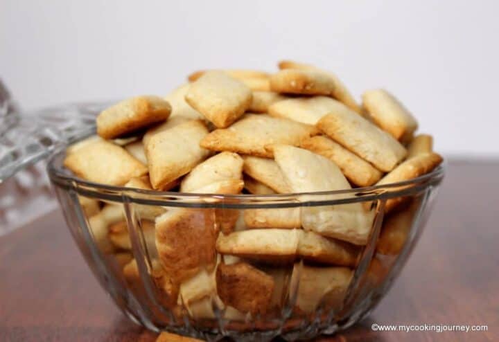 Sweet Diamond Biscuits - Baked Sakarpara - My Cooking Journey