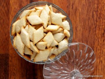 Sweet Diamond Biscuits - Baked Sakarpara - My Cooking Journey