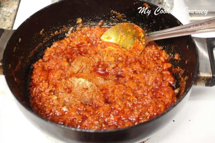 Mango Thokku – Maangai Thokku – Grated Raw Mango Pickle